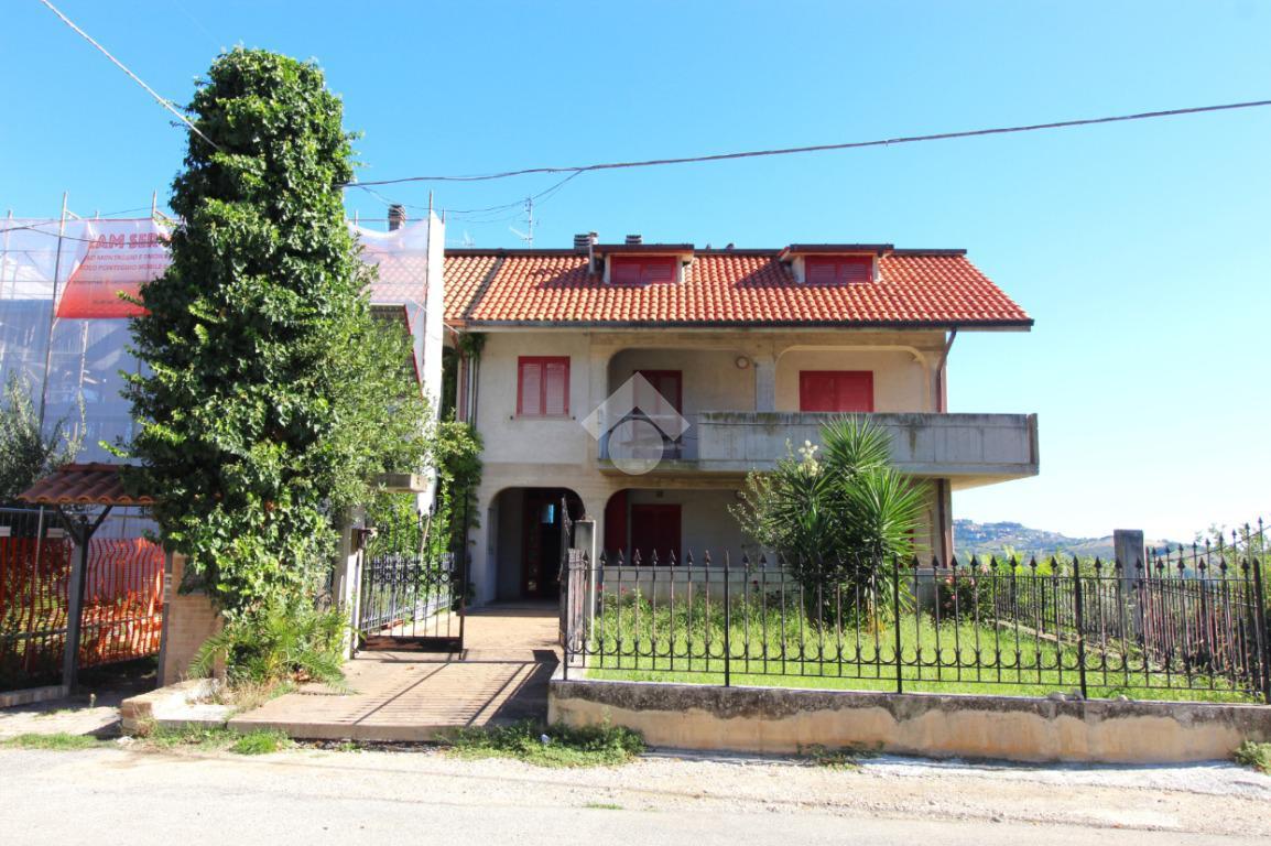 Villa in vendita a Castel Di Lama
