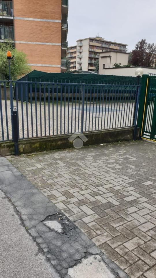 Box in vendita a Monza