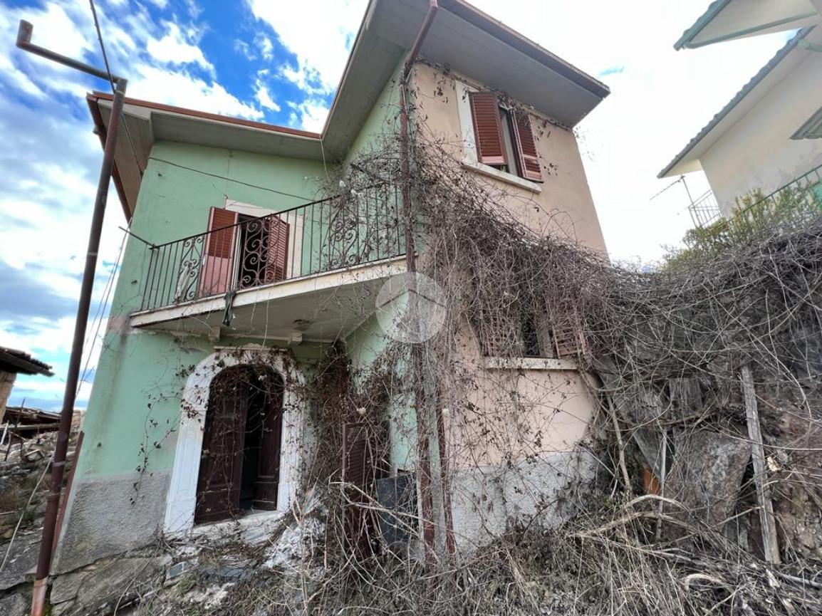 Casa indipendente in vendita a Poggio Picenze