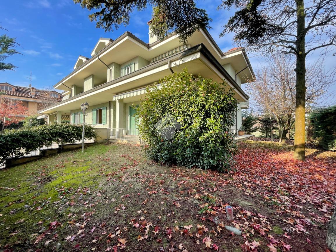 Villa in vendita a Nizza Monferrato