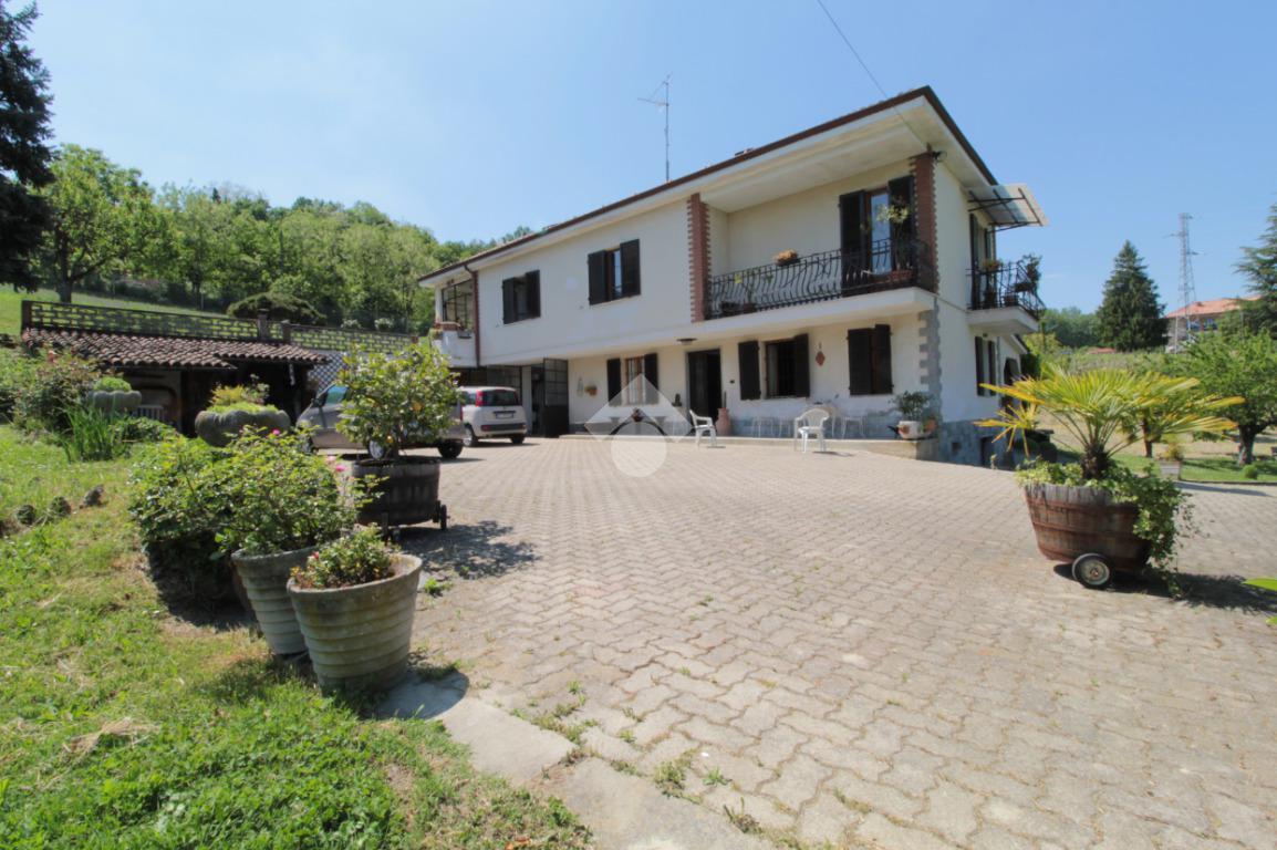 Villa in vendita a Canelli