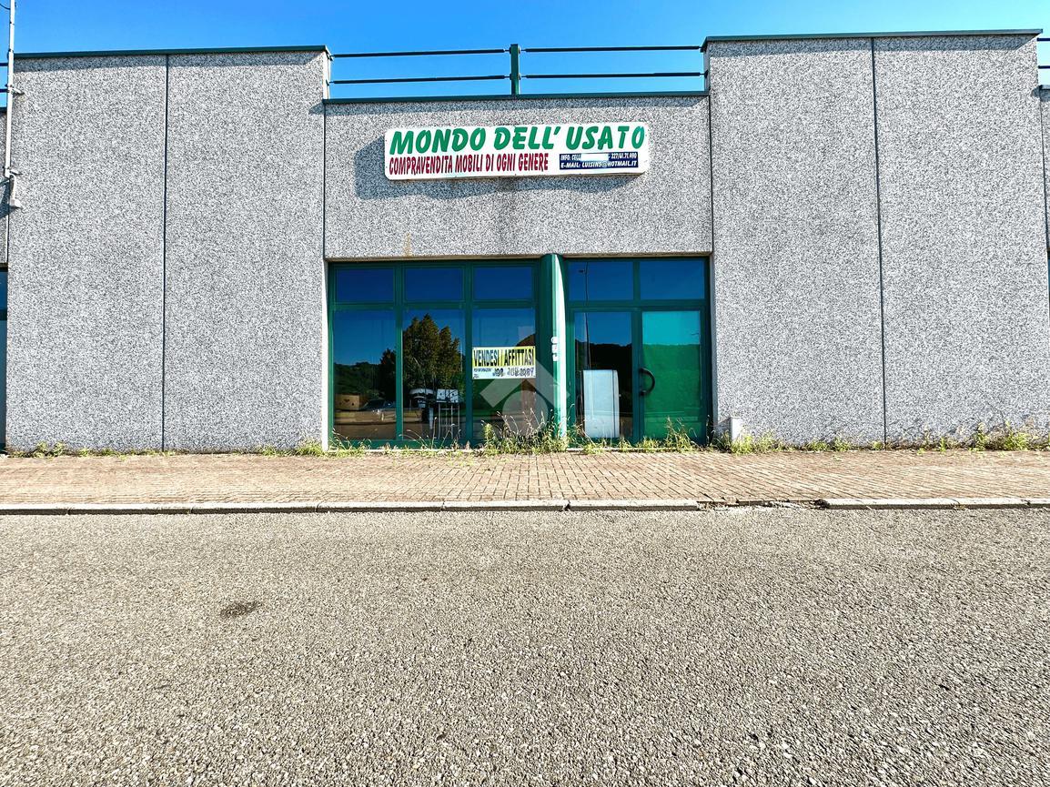 Negozio in vendita a Gavi