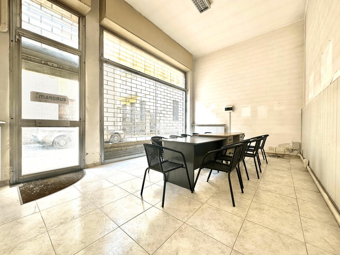 Ufficio in vendita a Sale