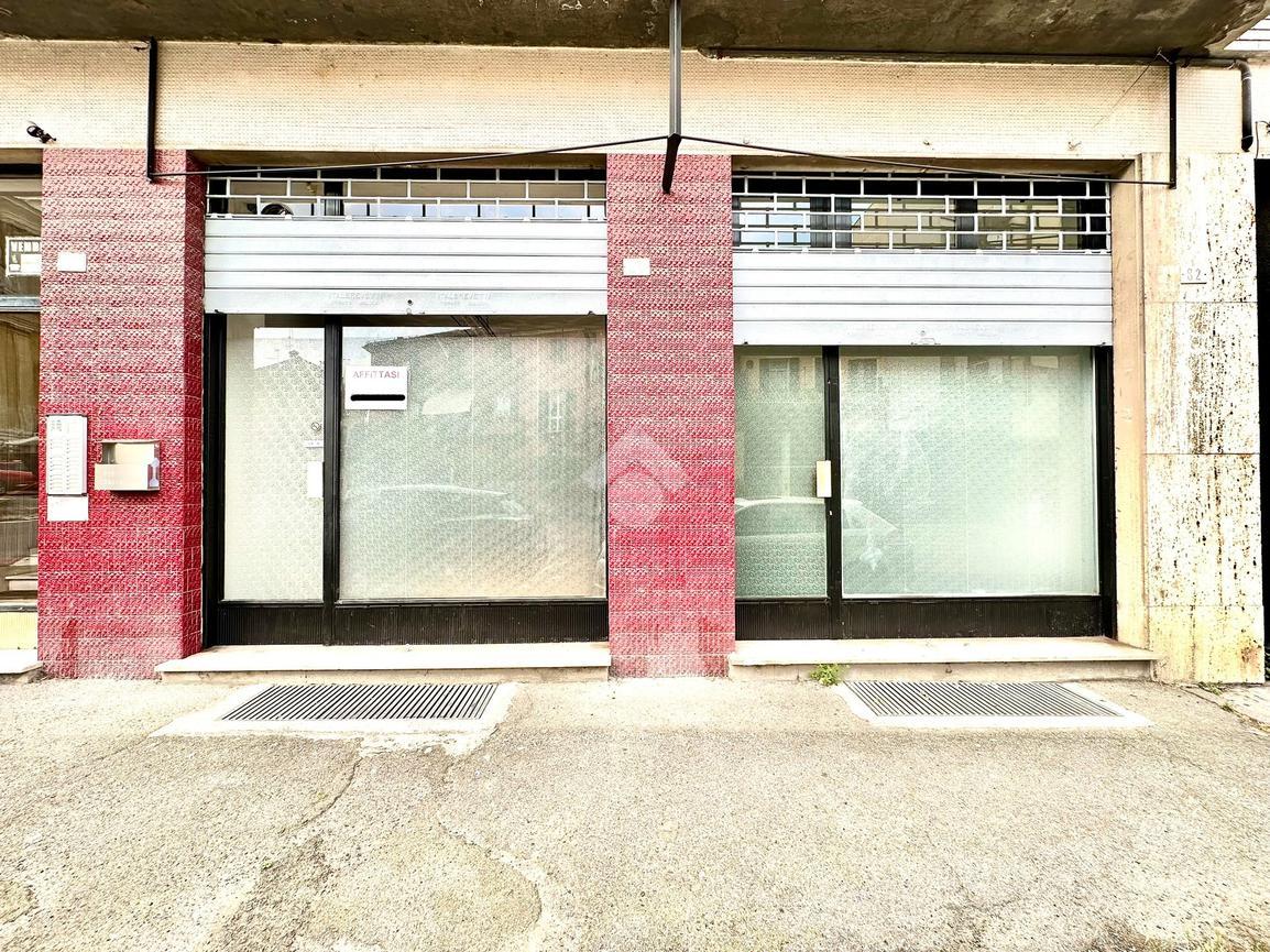 Negozio in affitto a Novi Ligure