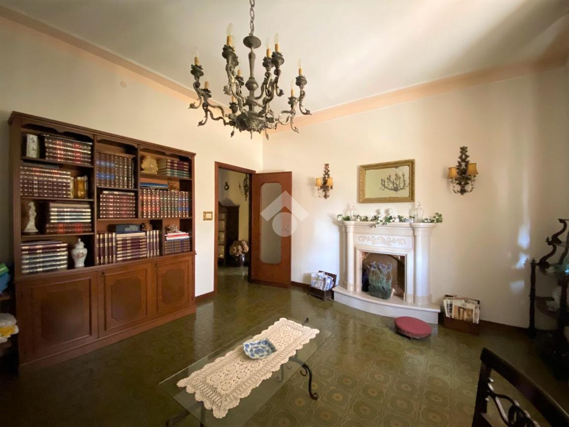 Villa in vendita a Pasturana