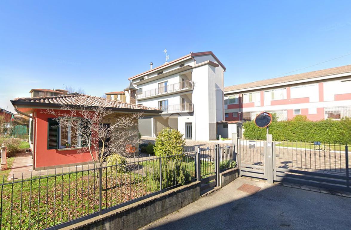 Appartamento in vendita a Bonate Sotto