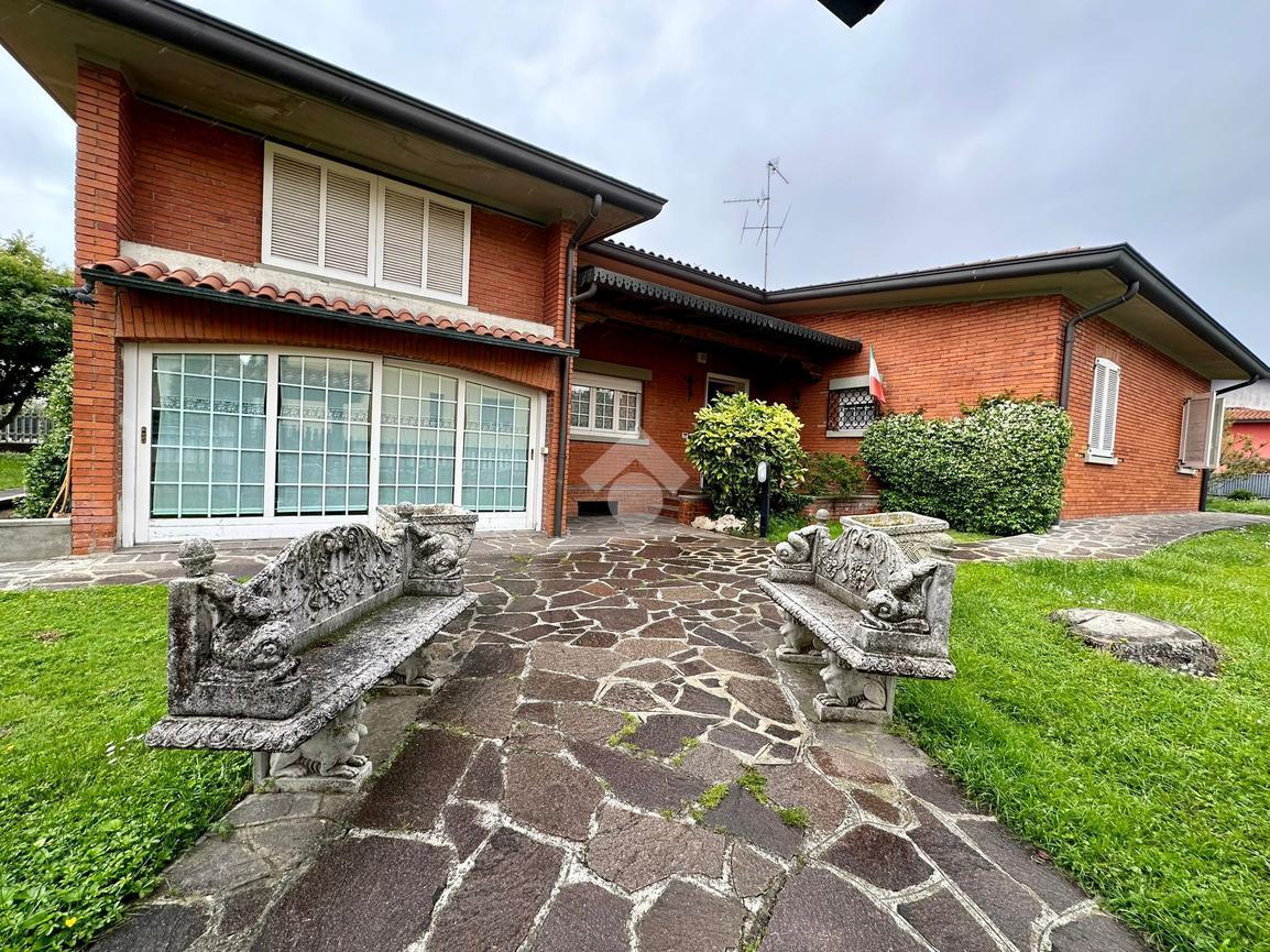Villa in vendita a Martinengo