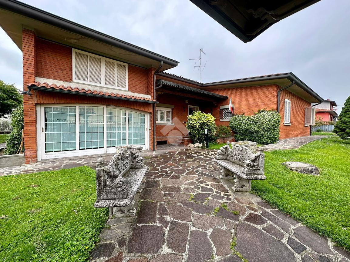 Villa in vendita a Martinengo