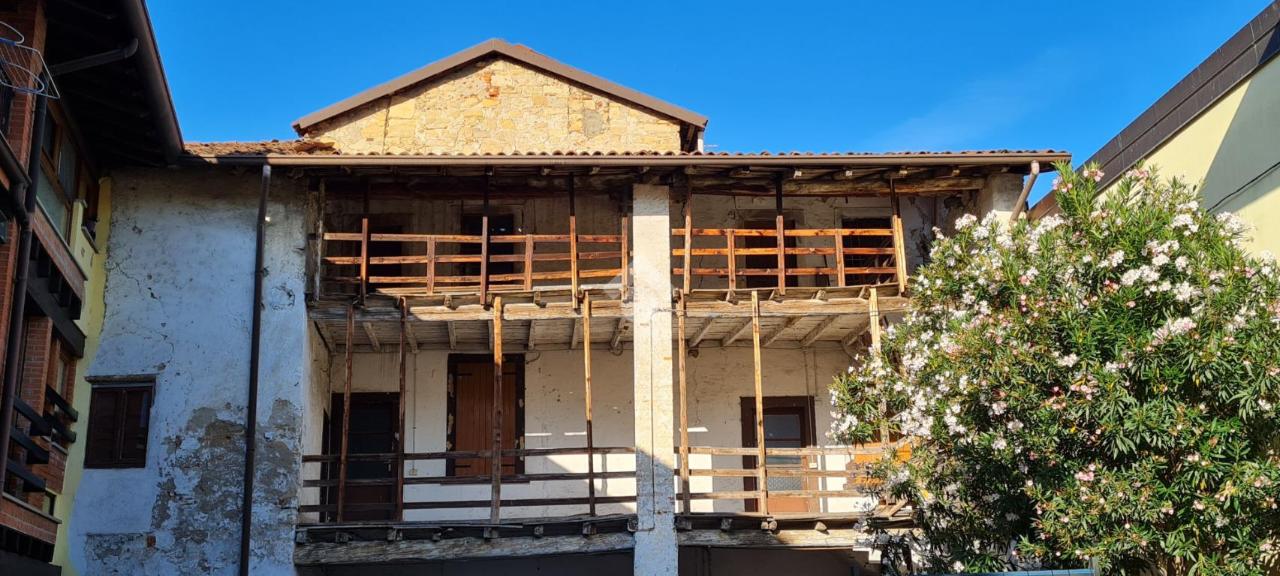 Rustico in vendita a Bagnatica