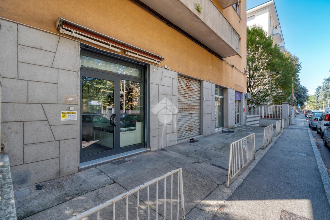 Negozio in affitto a Bologna