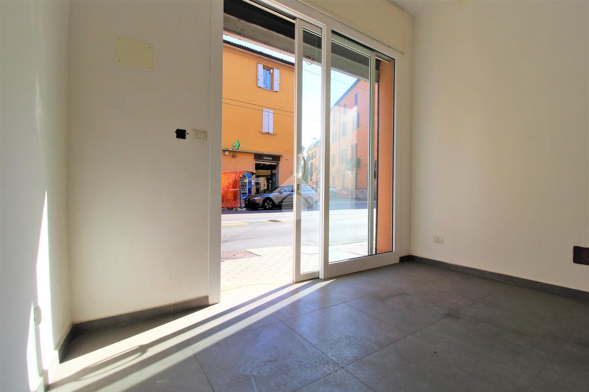 Negozio in affitto a Bologna