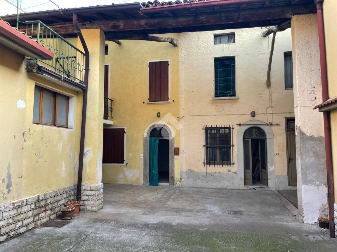 Rustico in vendita a Leno