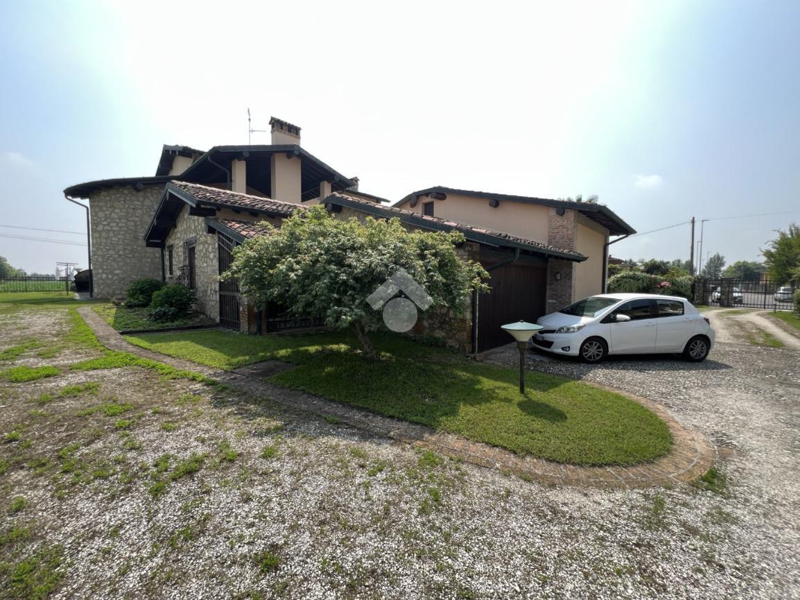 Villa in Via Alcide De Gasperi 24, Offlaga