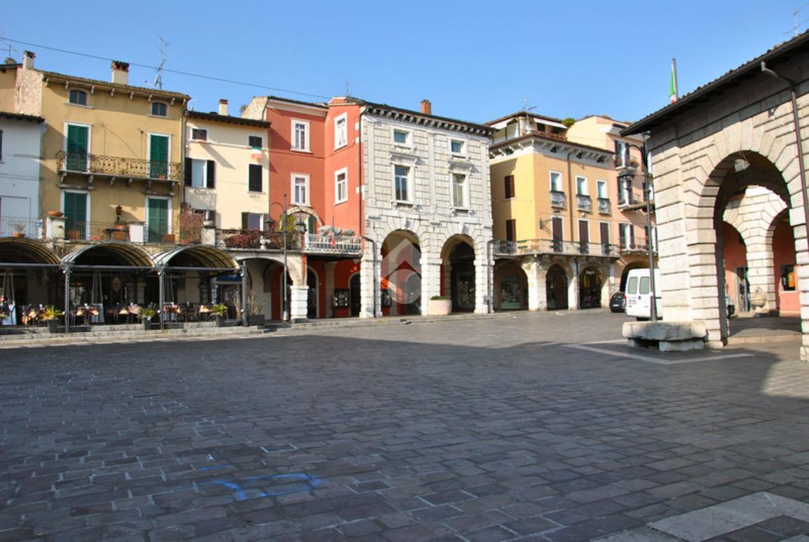 Appartamento in vendita a Desenzano Del Garda