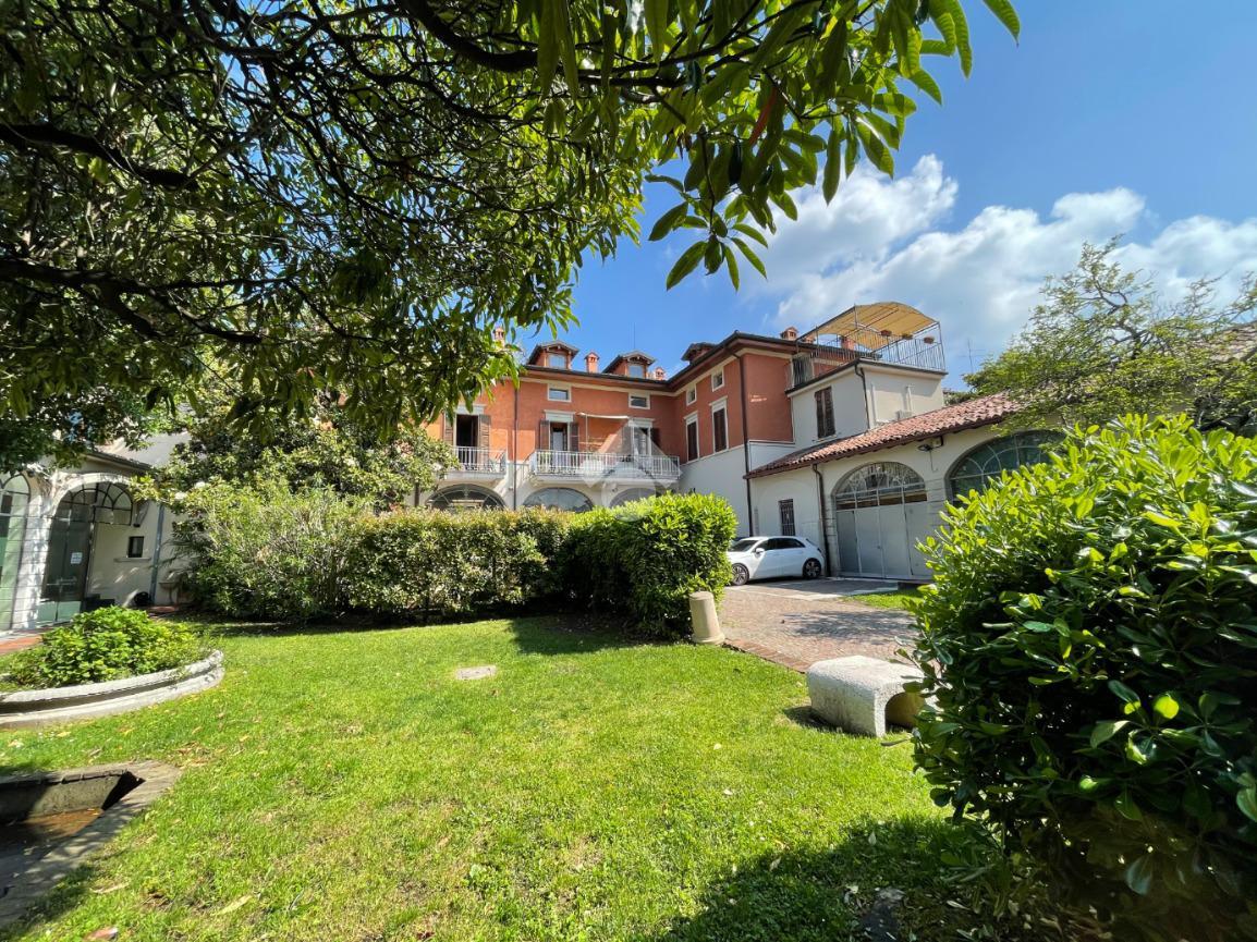 Appartamento in vendita a Desenzano Del Garda