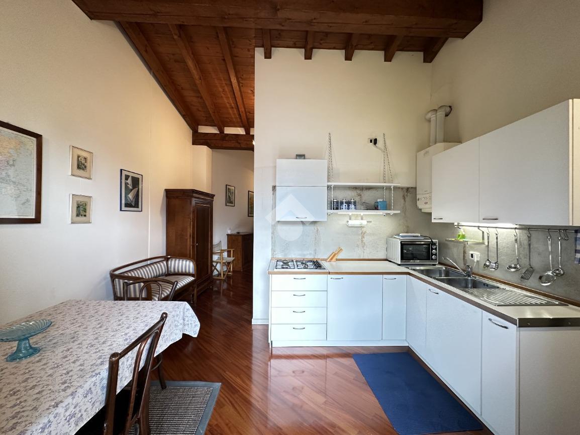 Appartamento in vendita a Desenzano Del Garda