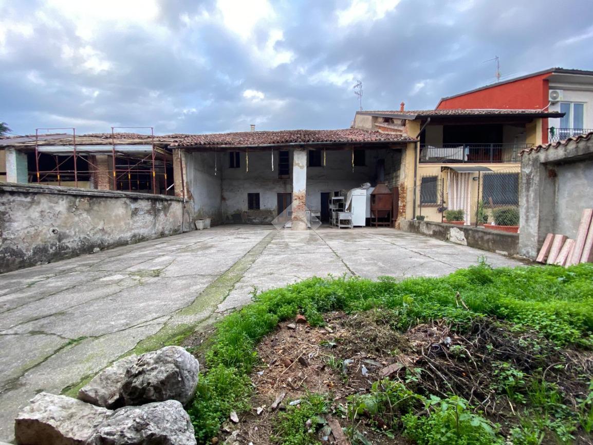 Rustico in vendita a Longhena