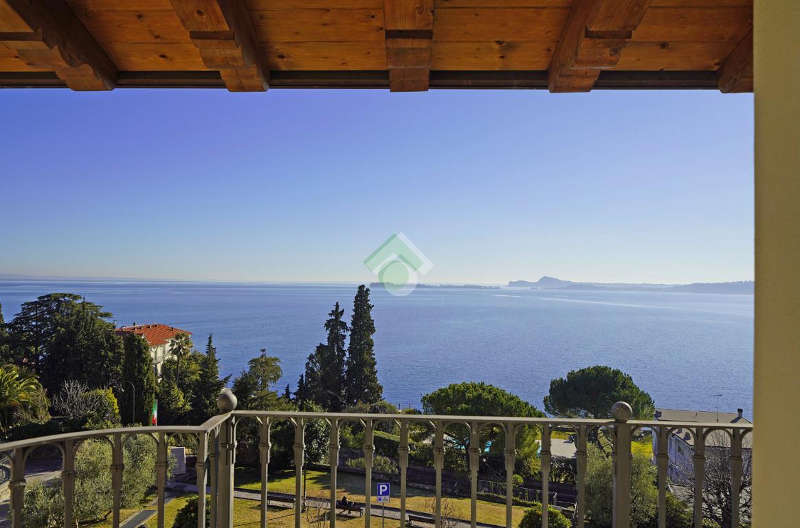 Attico in vendita a Gardone Riviera