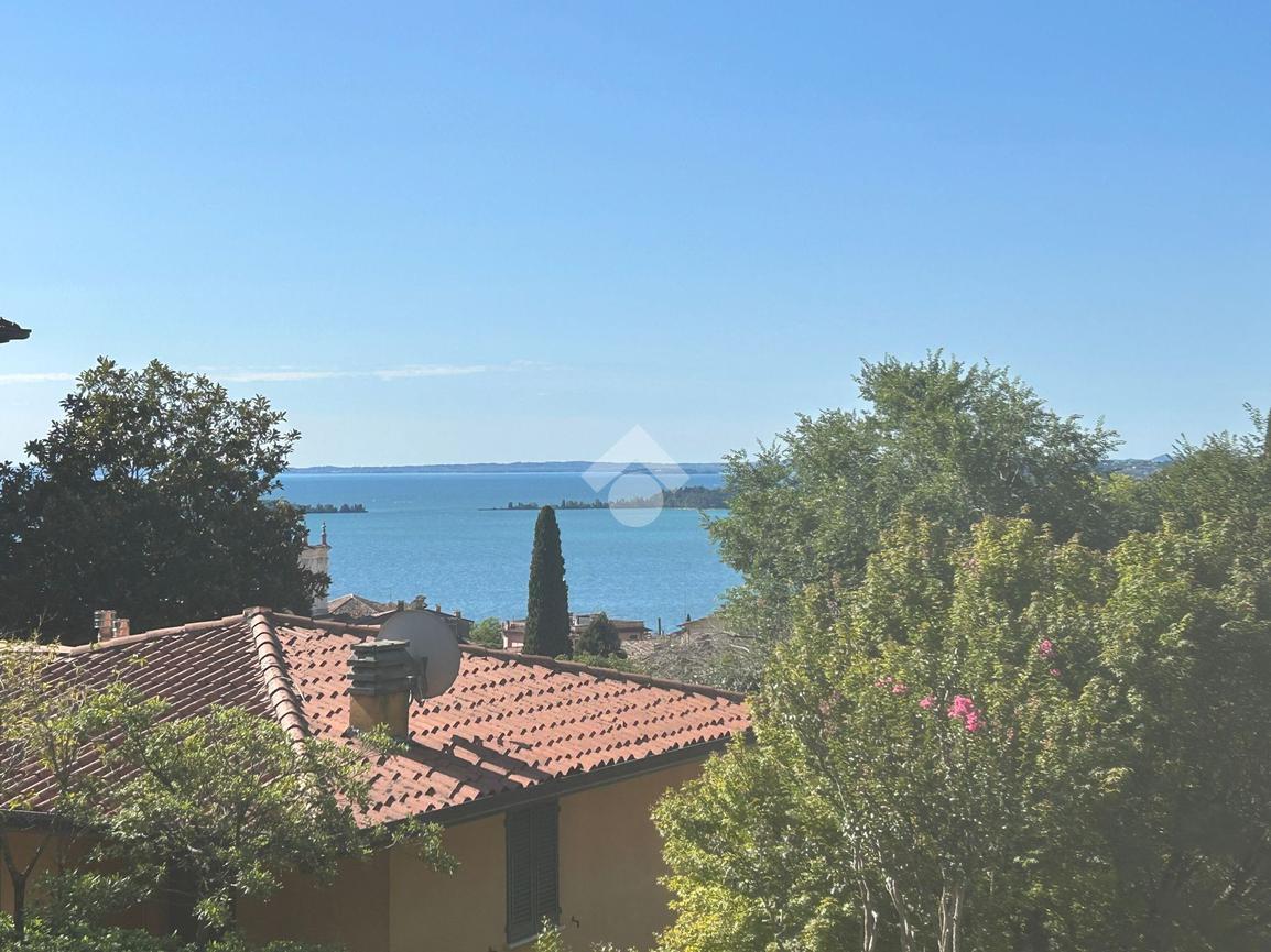 Appartamento in vendita a Gardone Riviera
