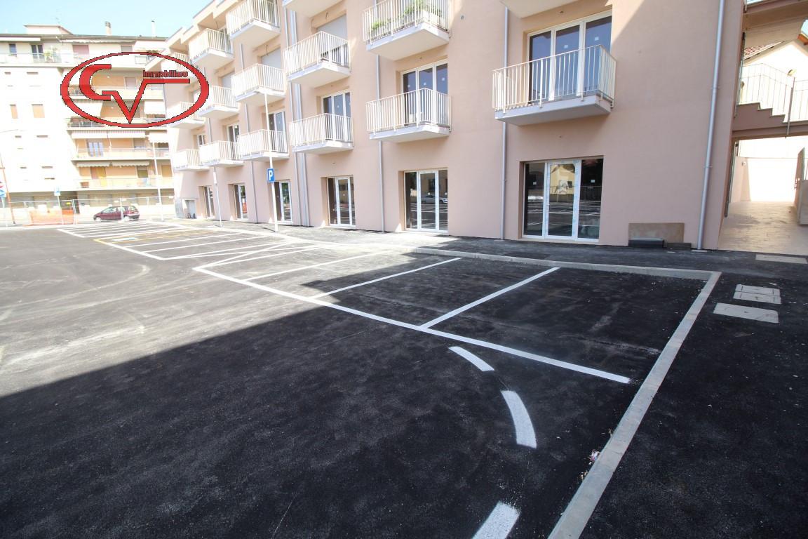 Negozio in vendita a Montevarchi