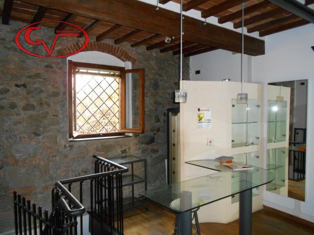Negozio in affitto a San Giovanni Valdarno