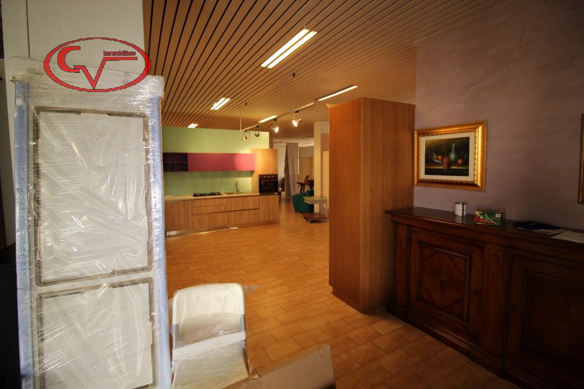 Negozio in affitto a San Giovanni Valdarno