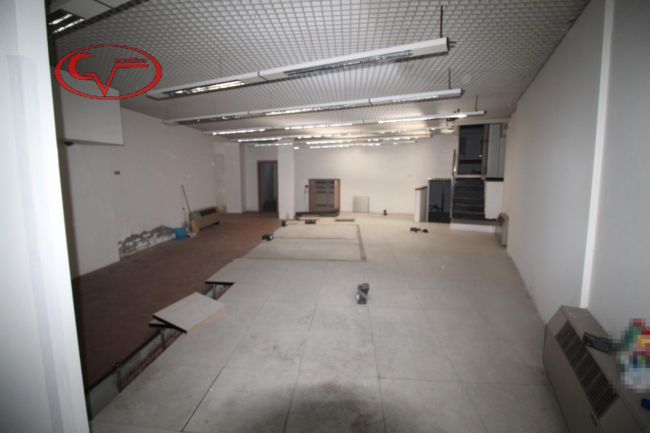 Negozio in vendita a Montevarchi