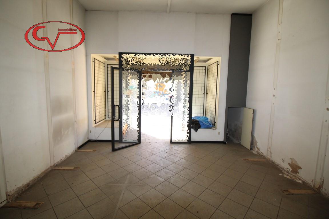 Negozio in vendita a Montevarchi