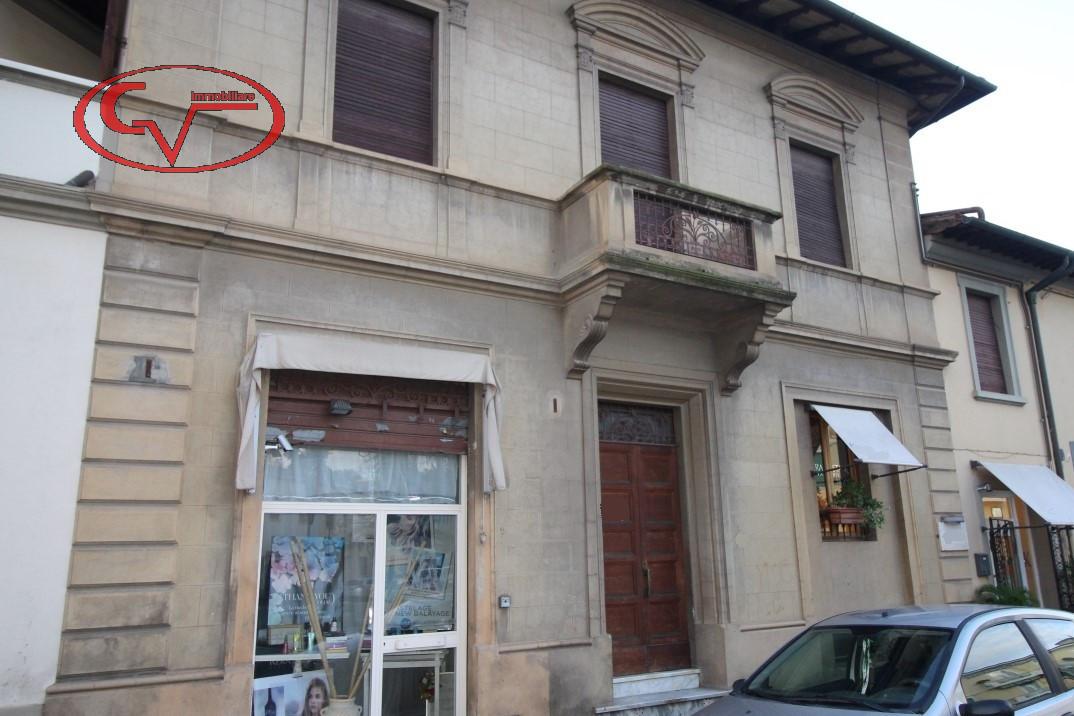 Palazzo in vendita a Montevarchi