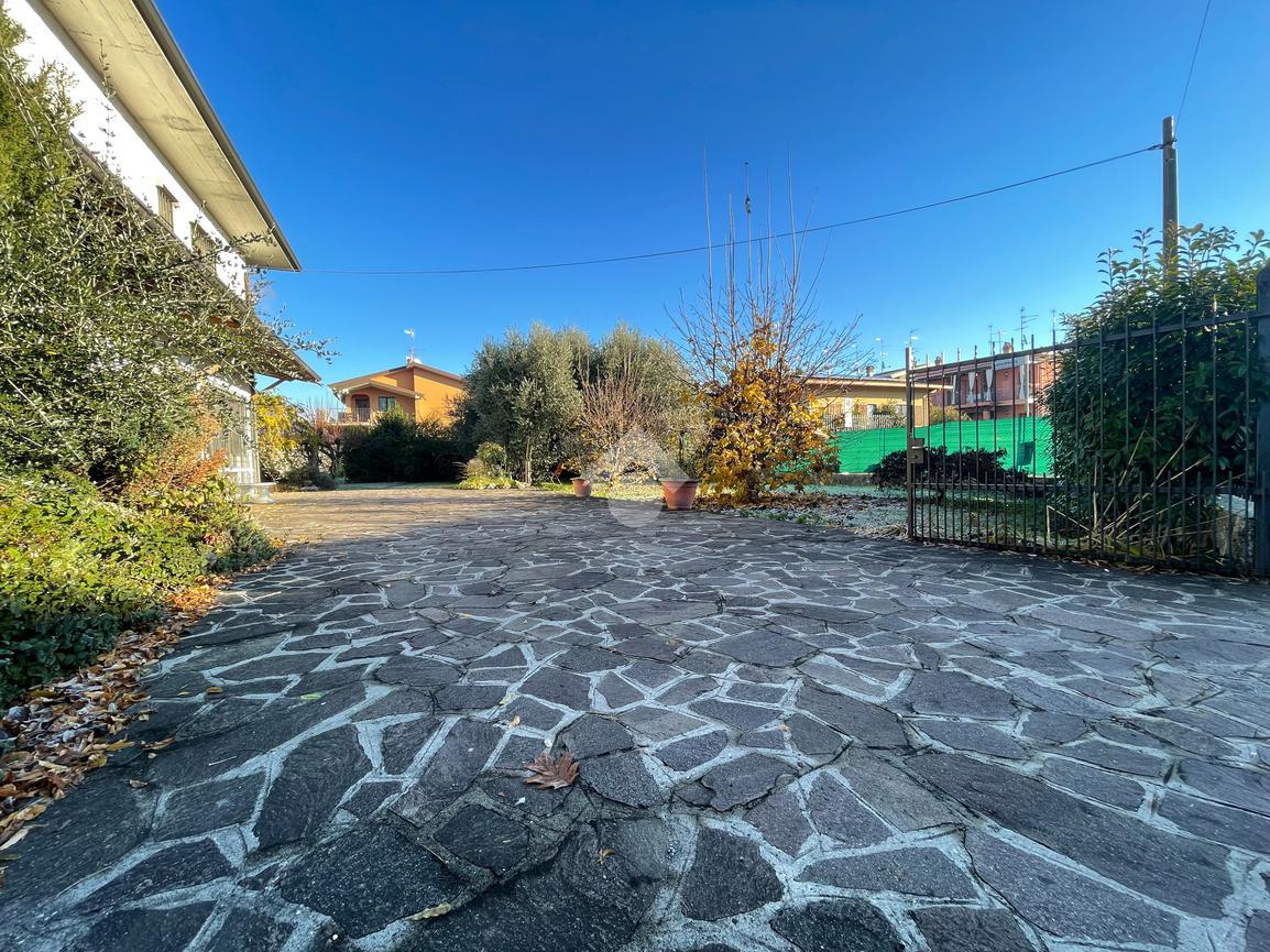 Villa in vendita a Rodengo Saiano