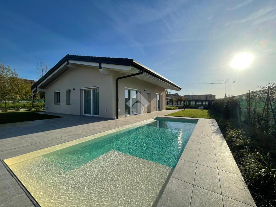 Villa in vendita a Lonato