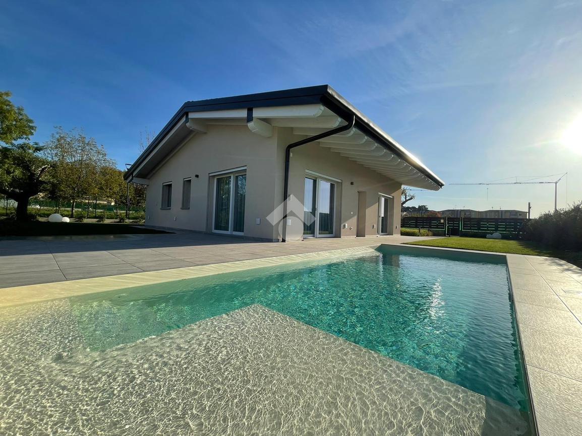 Villa in vendita a Lonato