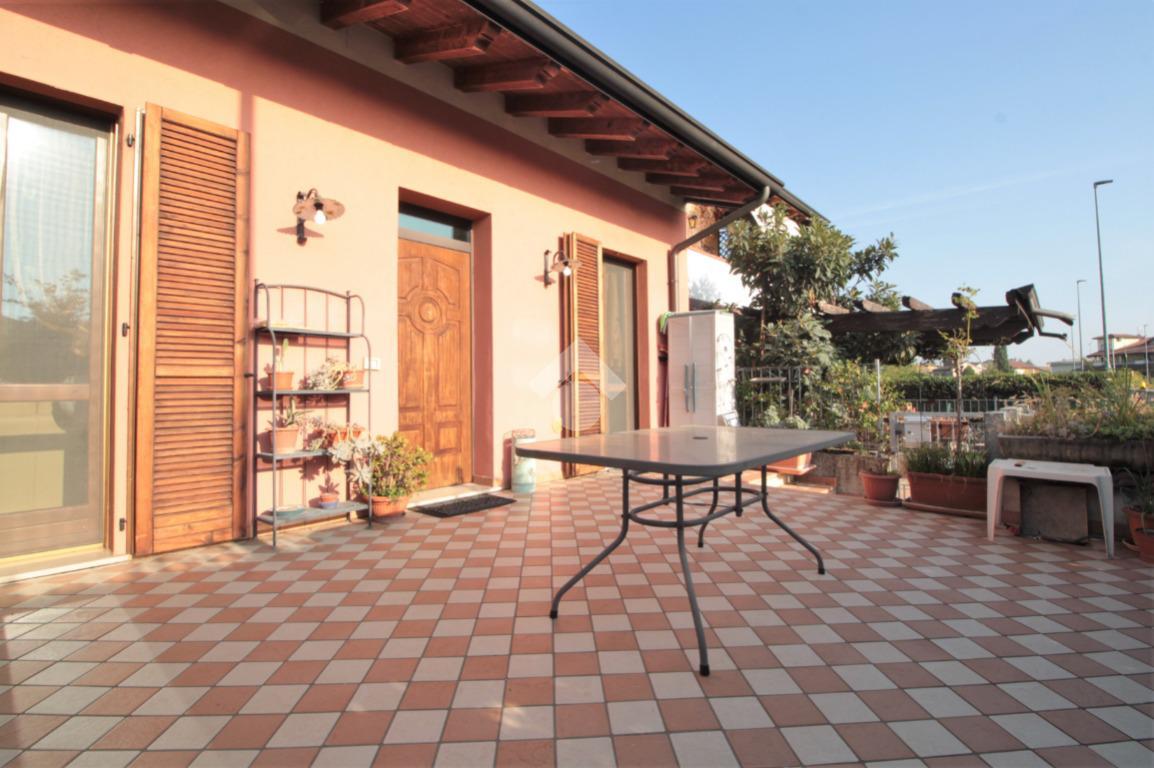 Villa a schiera in Via S. Francesco d'Assisi 30, Offlaga