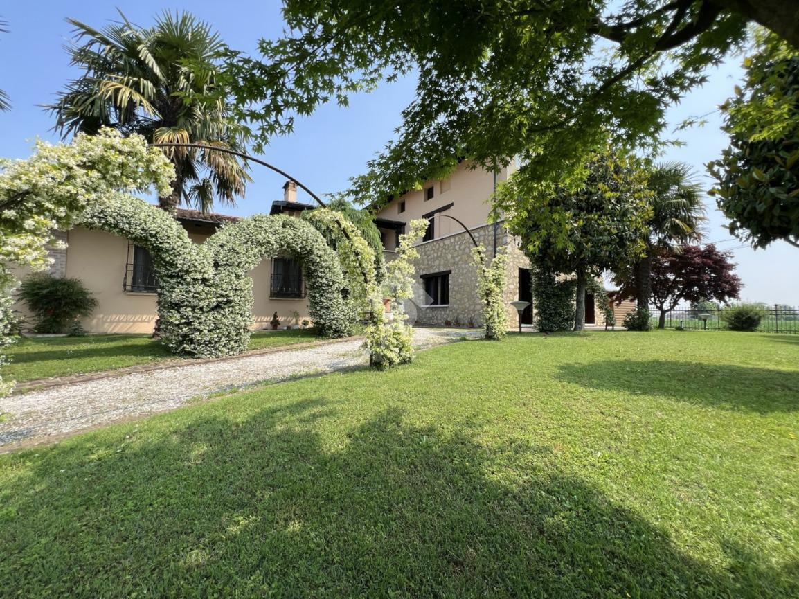 Villa in Via Alcide De Gasperi 24, Offlaga