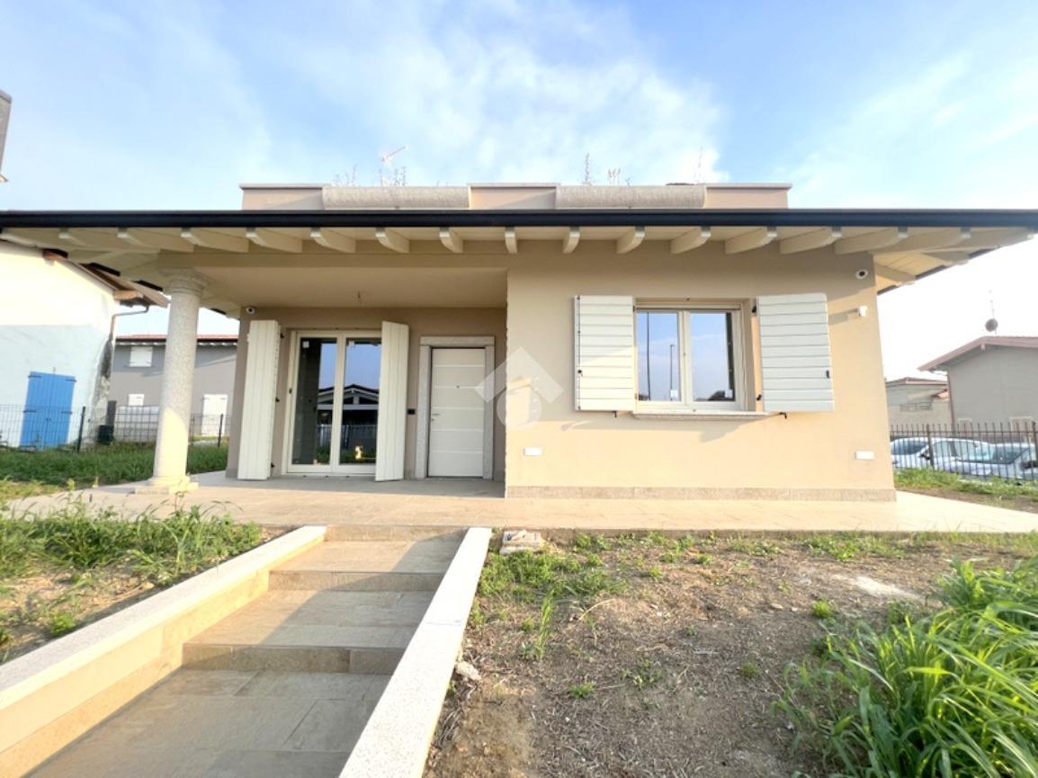 Villa in vendita a Verolavecchia