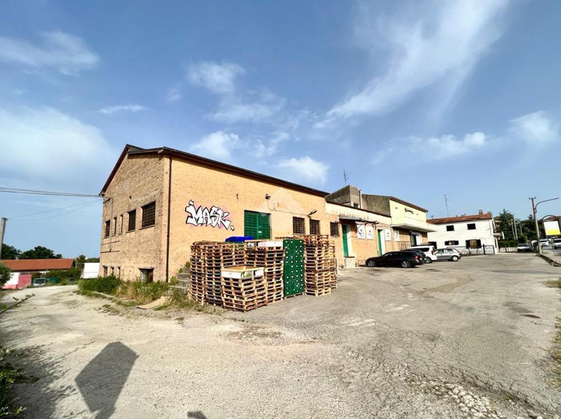 Capannone in vendita a Vasto
