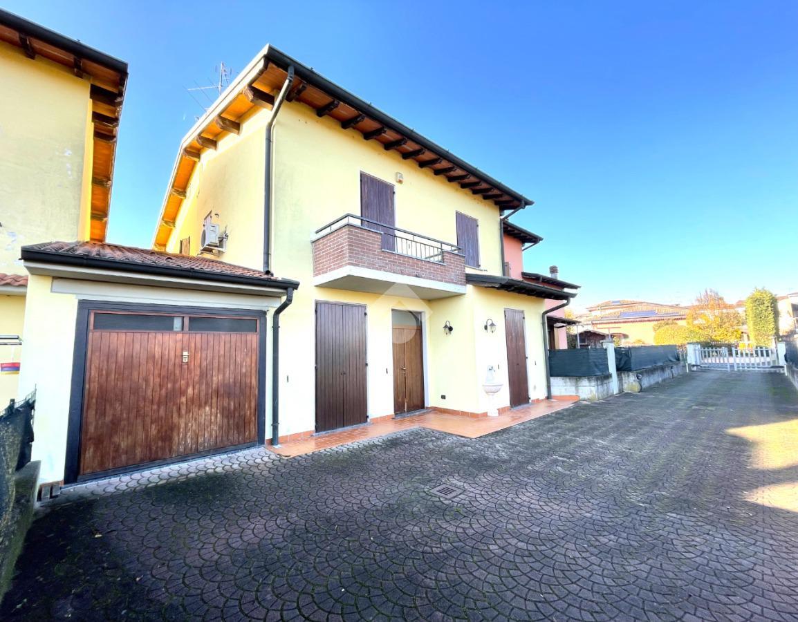 Villa a schiera in vendita a Isola Dovarese