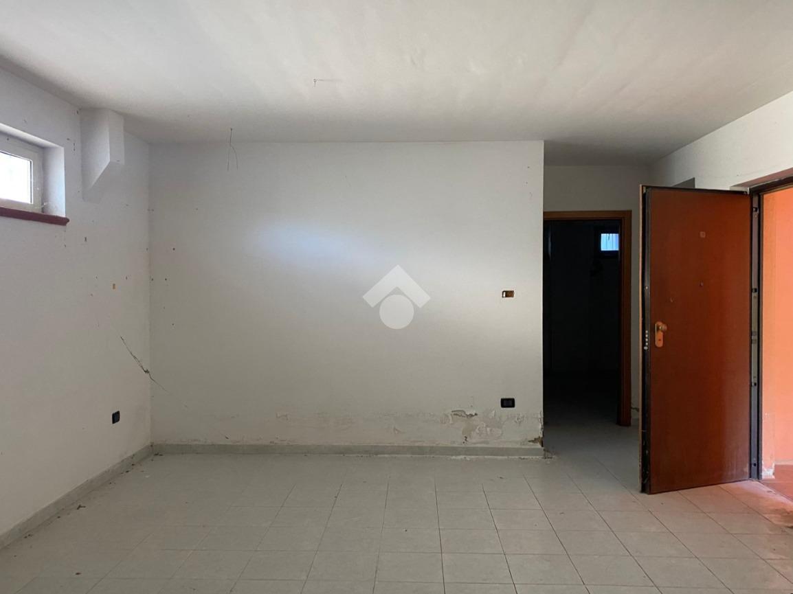 Trilocale in Via della Chiesa 01, Rende