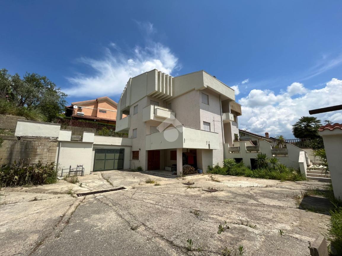 Villa in Via P. Micca 8, Rende