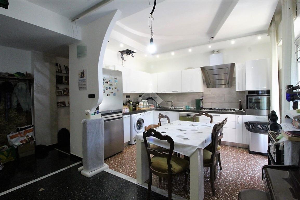 Appartamento in vendita a Genova