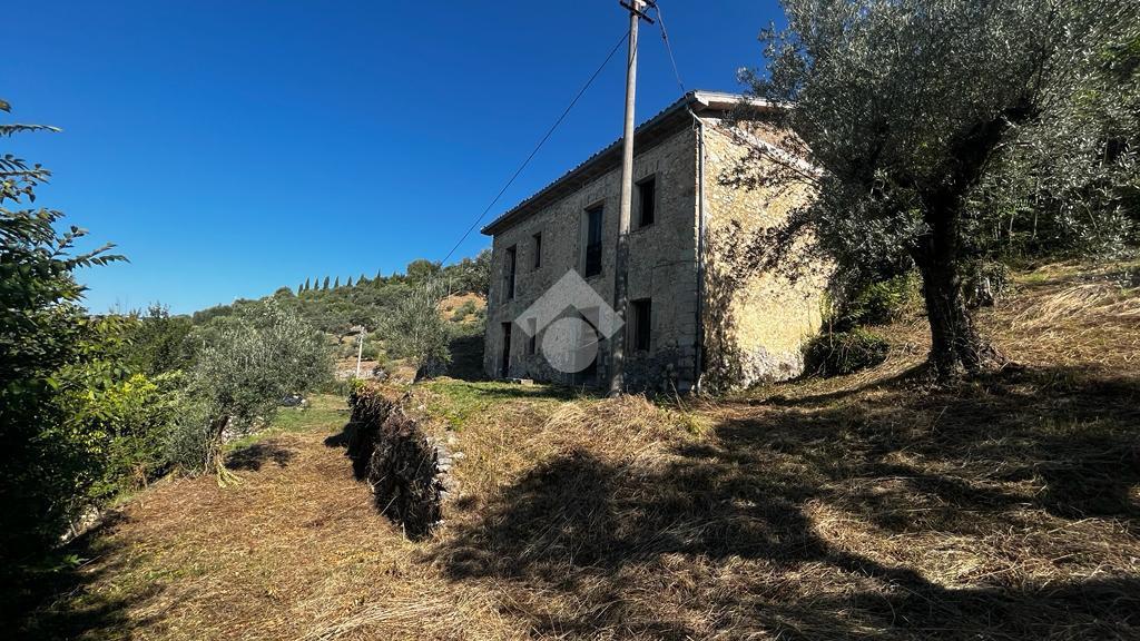 Rustico in vendita a Monte San Giovanni Campano