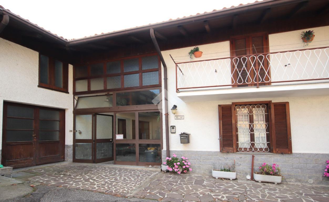 Casa indipendente in vendita a Barzano'