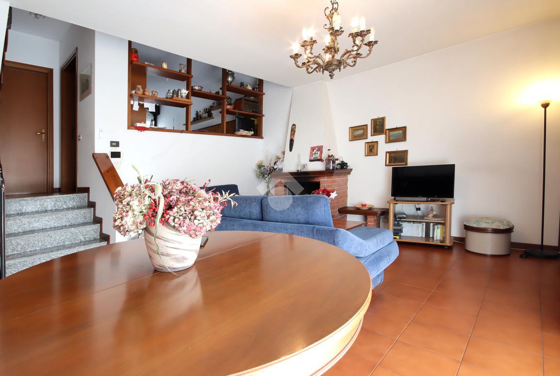 Villa a schiera in vendita a Barzano'