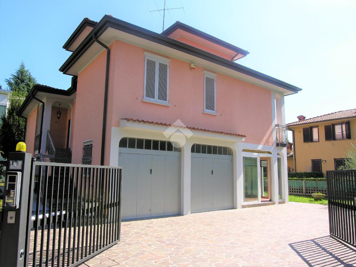 Villa in vendita a Merate