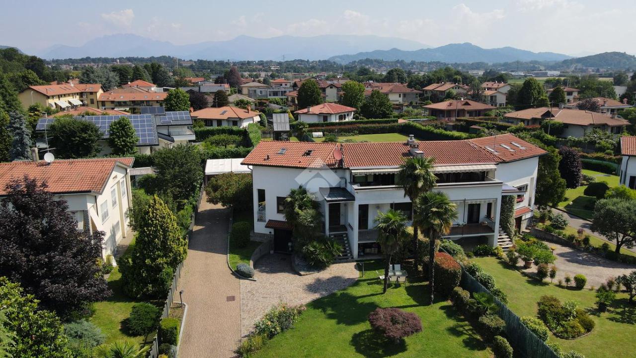 Villa in vendita a Merate