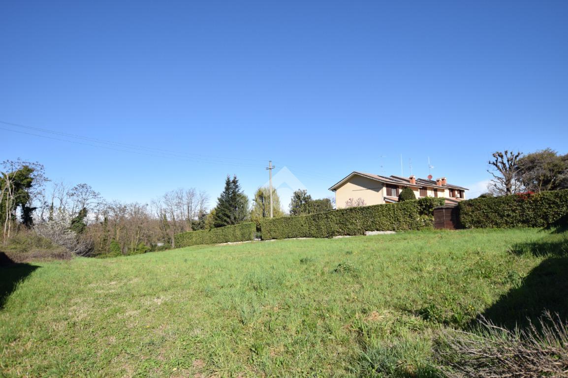 Terreno edificabile in vendita a Lomagna