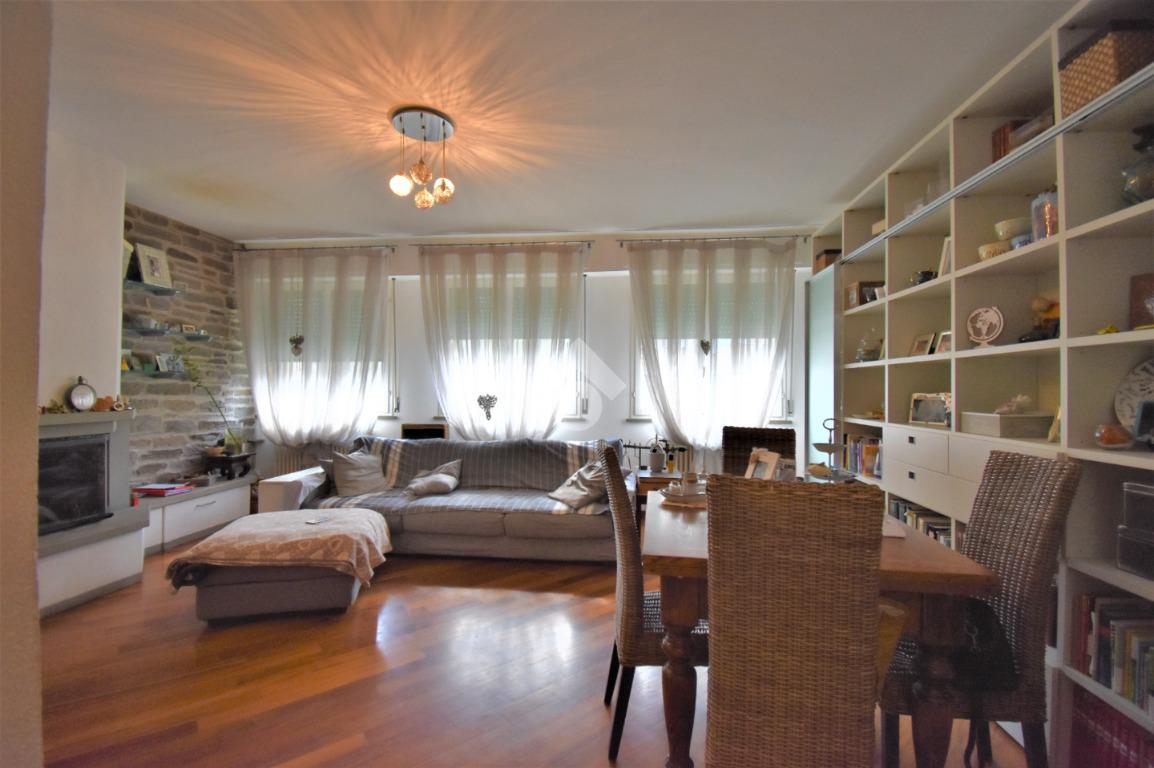 Quadrilocale in Viale II Giugno 4, Portico e San Benedetto