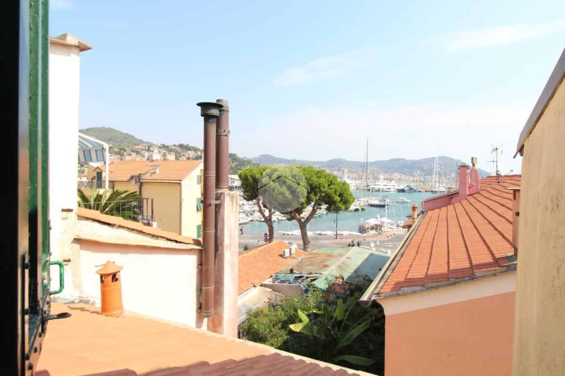 Appartamento in vendita a Imperia