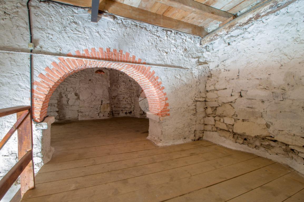 Box in vendita a Imperia