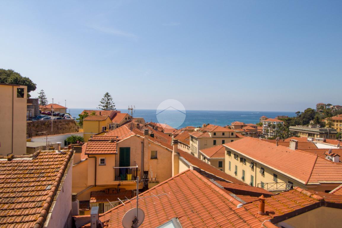 Appartamento in vendita a Imperia